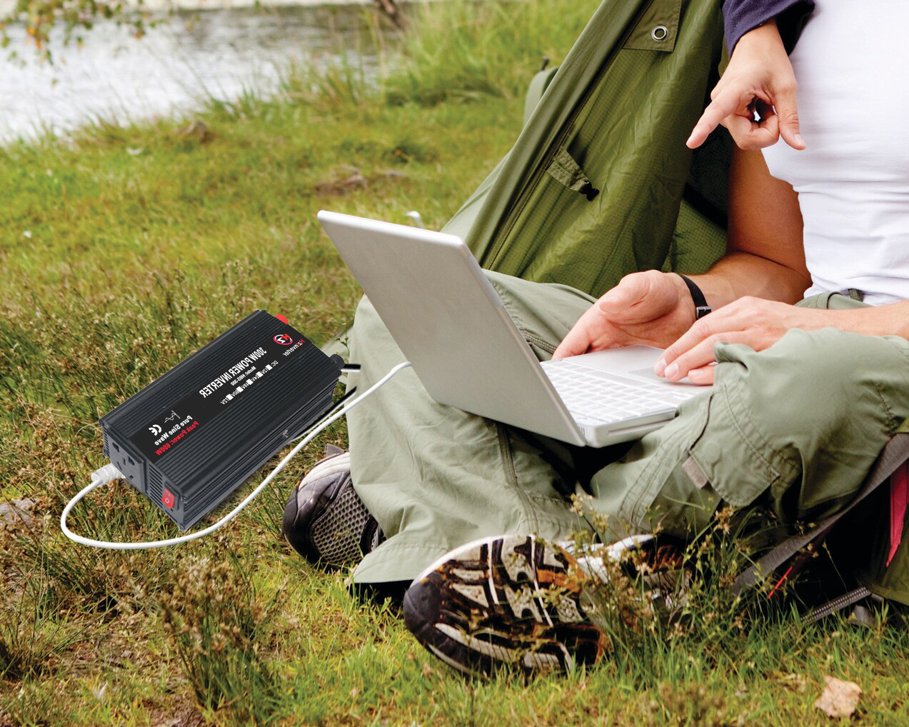 Power Your Computer with the Hzinverter 200 Watt Power Inverter